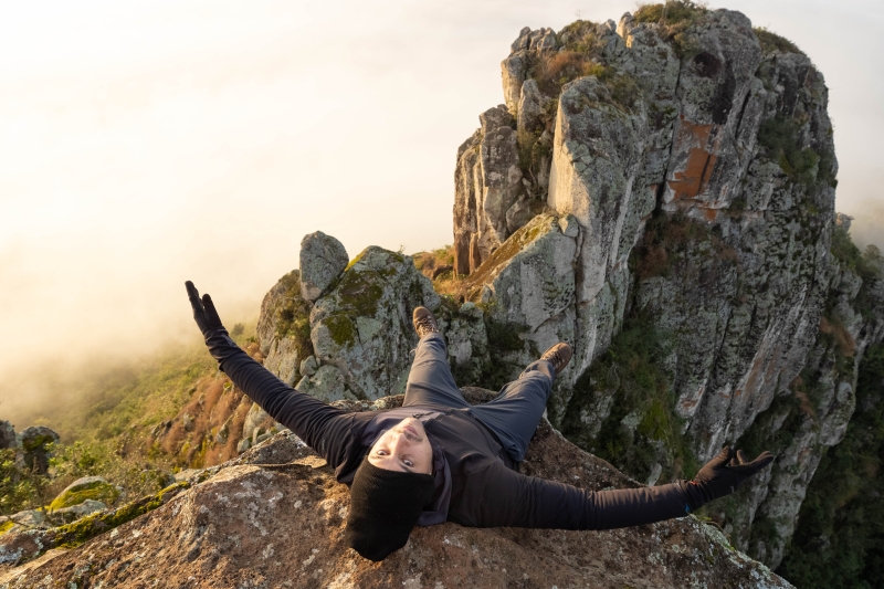 Nascer do sol no Pico Agudo e cachoeiras de Sapopema