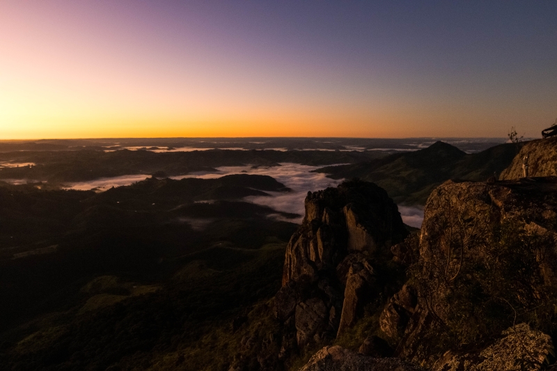 Nascer do sol no Pico Agudo e cachoeiras de Sapopema